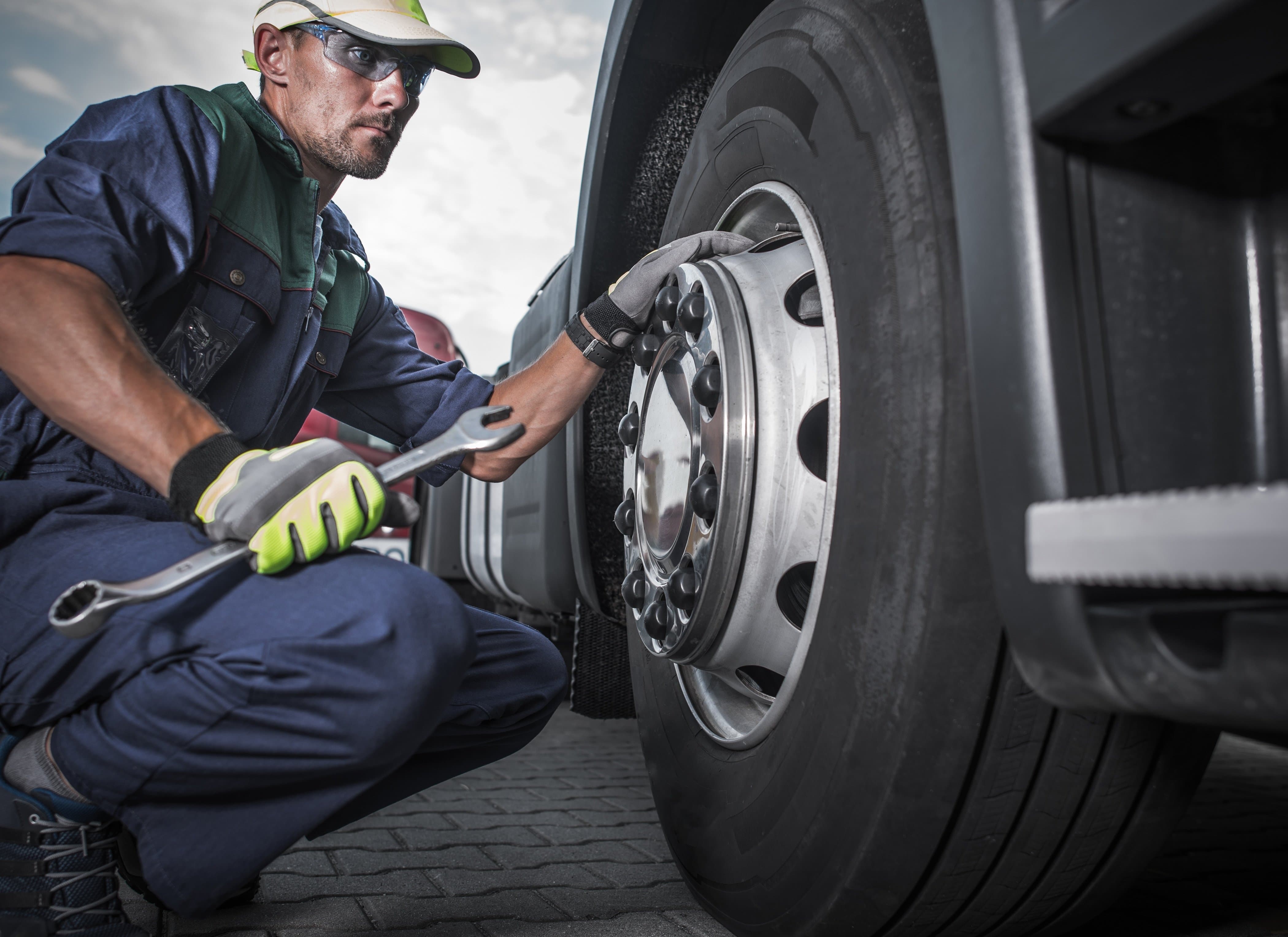 5 Ways to a Prevent Steer Tire Blowout on Your Semi