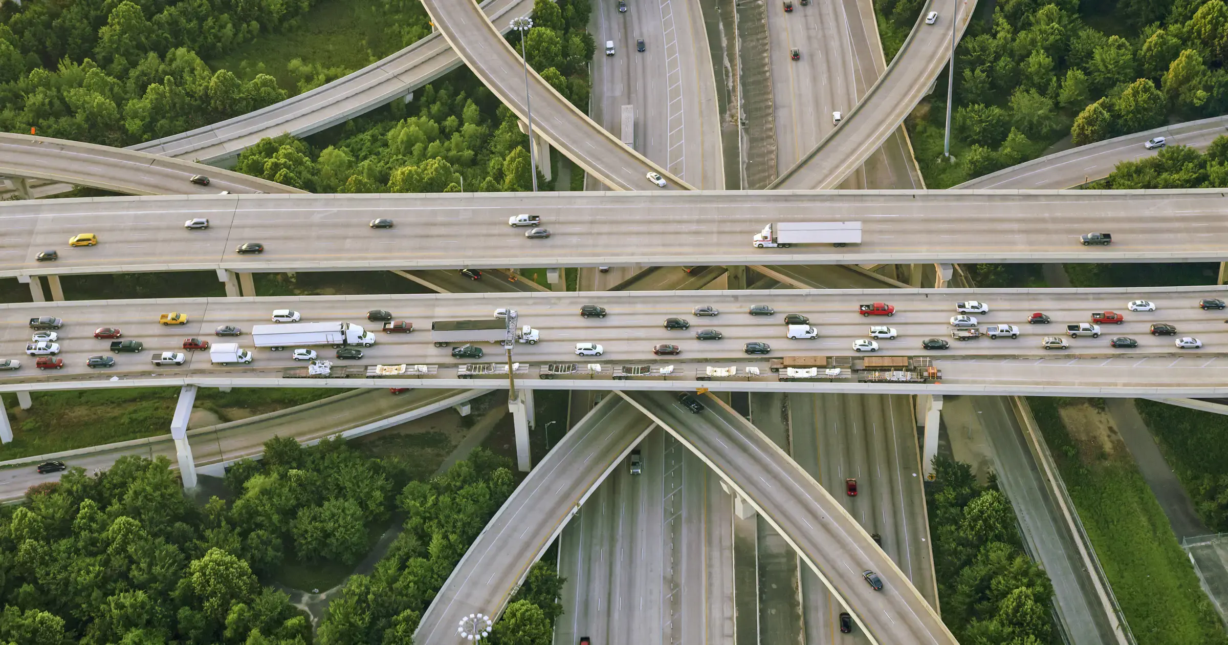 How to Calculate Following Distance: A Truck Driver’s Guide to Staying Safe